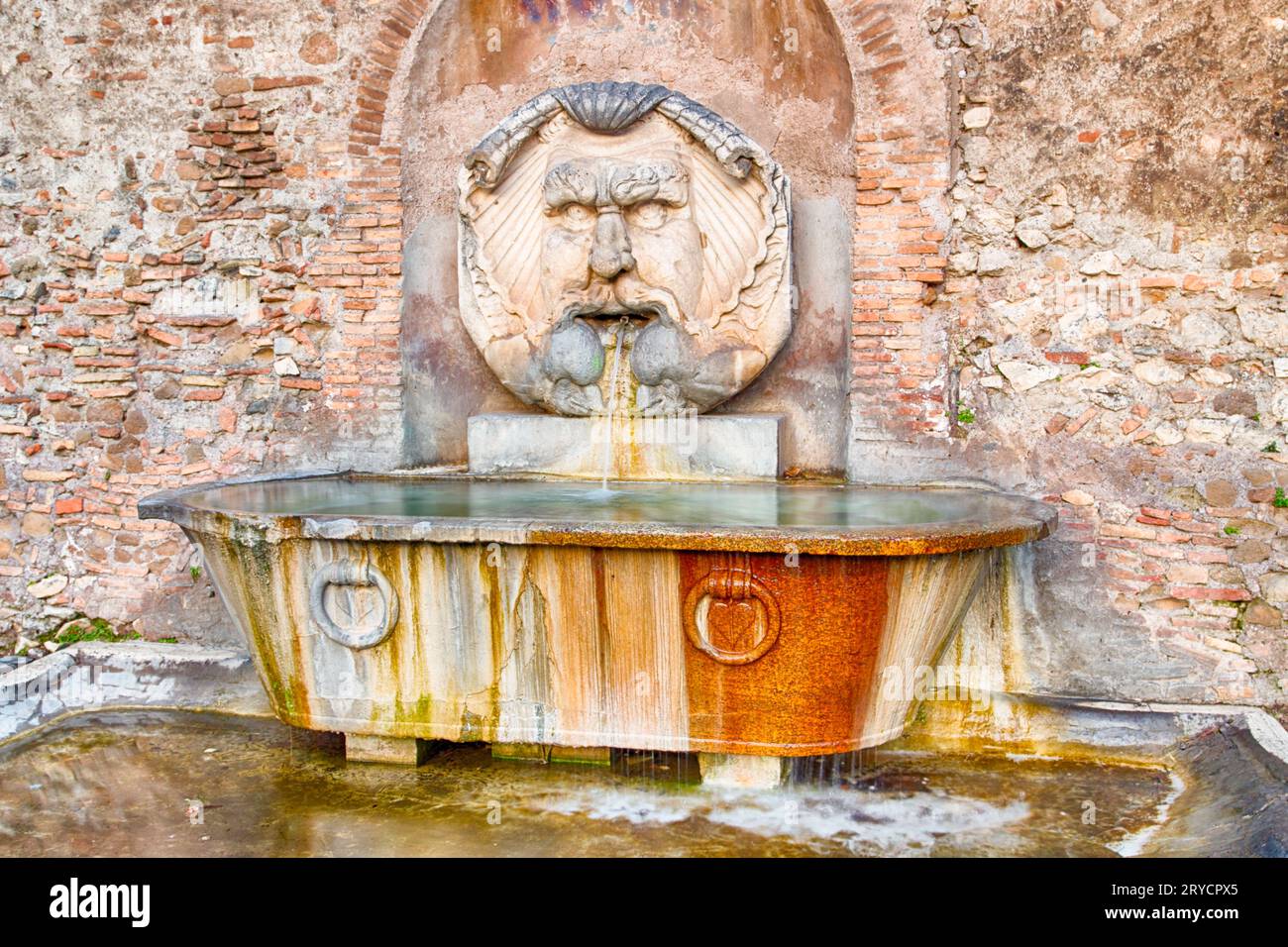 Römische maske -Fotos und -Bildmaterial in hoher Auflösung – Alamy