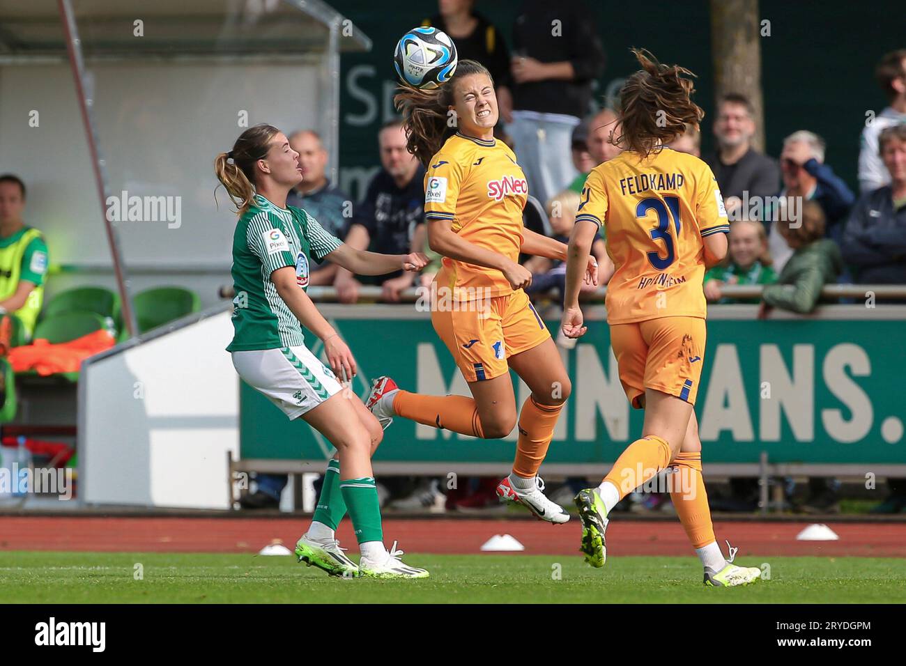 Bremen, Deutschland. September 2023 30. v.li.: Juliane Wirtz (SV Werder Bremen, 28) und Mara ...