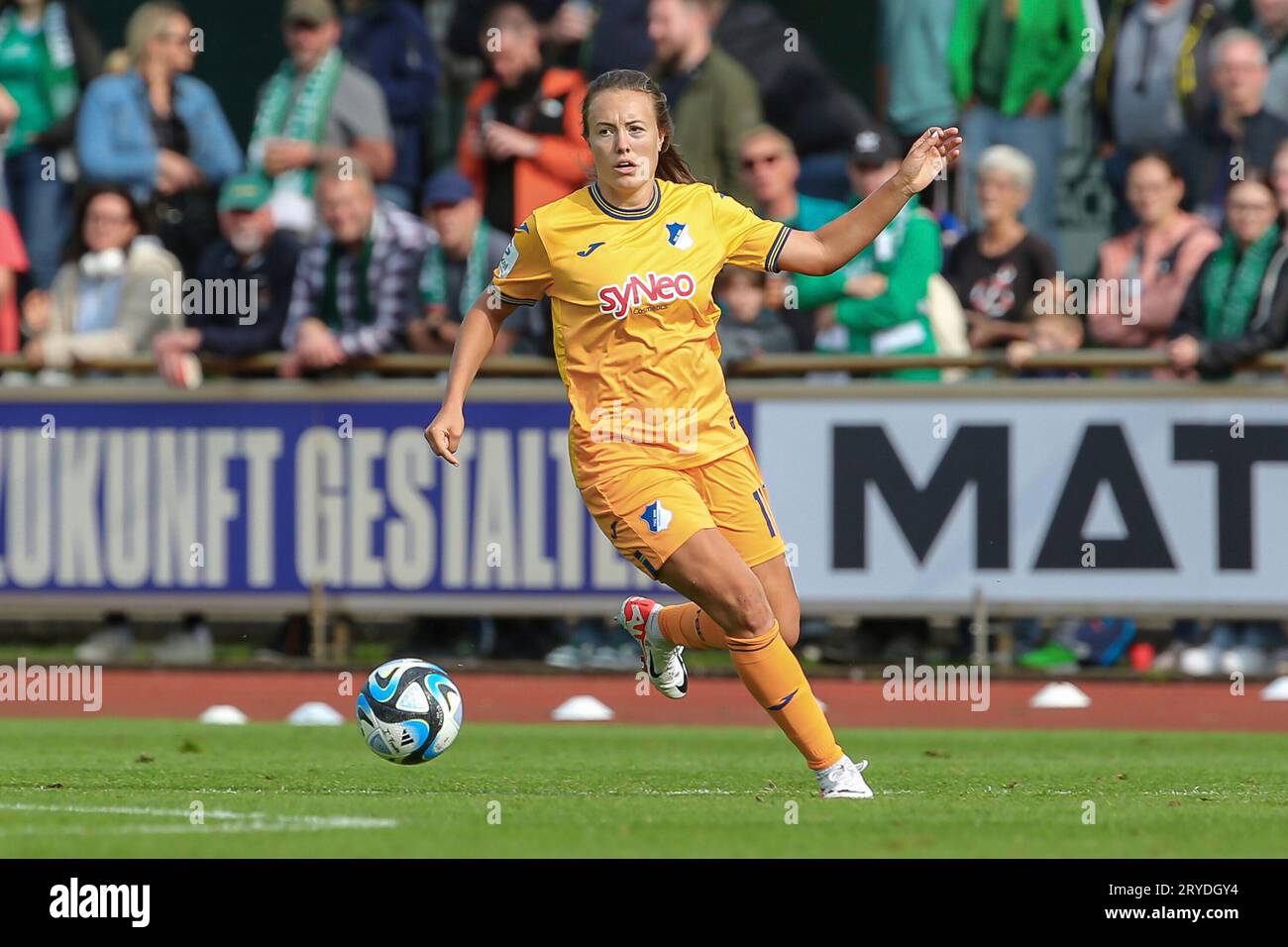Weserstadion platz 11 -Fotos und -Bildmaterial in hoher Auflösung – Alamy