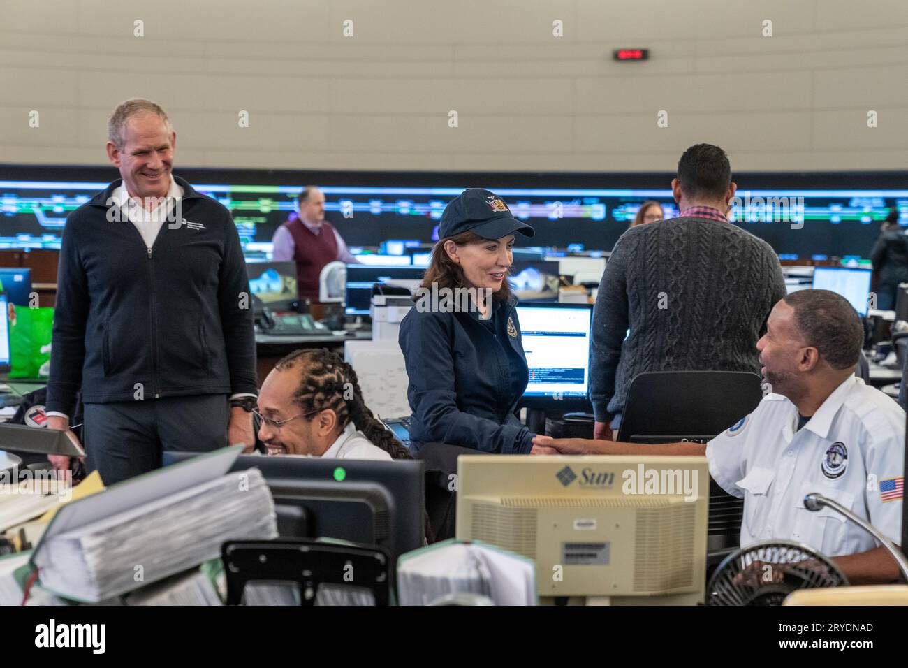 Gouverneurin Kathy Hochul und MTA-CEO Janno lieber besuchen am 30 ...