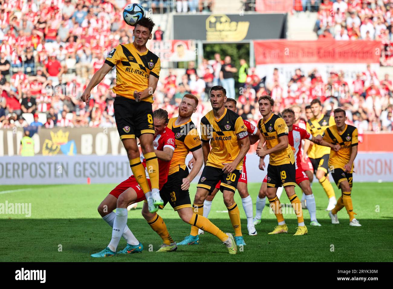 Essen, Deutschland. Oktober 2023. Jonathan Meier (Dynamo Dresden) beim ...