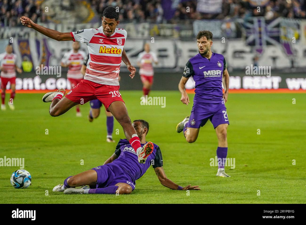Aue, Deutschland 01. Oktober 2023: 3 . Liga - 2023/2024 - Erzgebirge Aue vs. SSV Jahn Regensburg ...