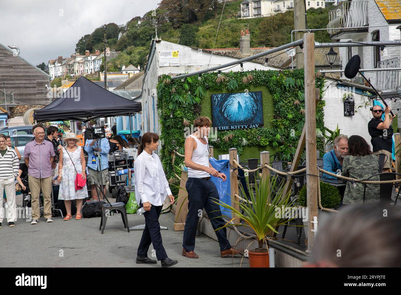 Beyond Paradise BBC-Fernsehserie, Live-Dreharbeiten in Looe Cornwall im ...