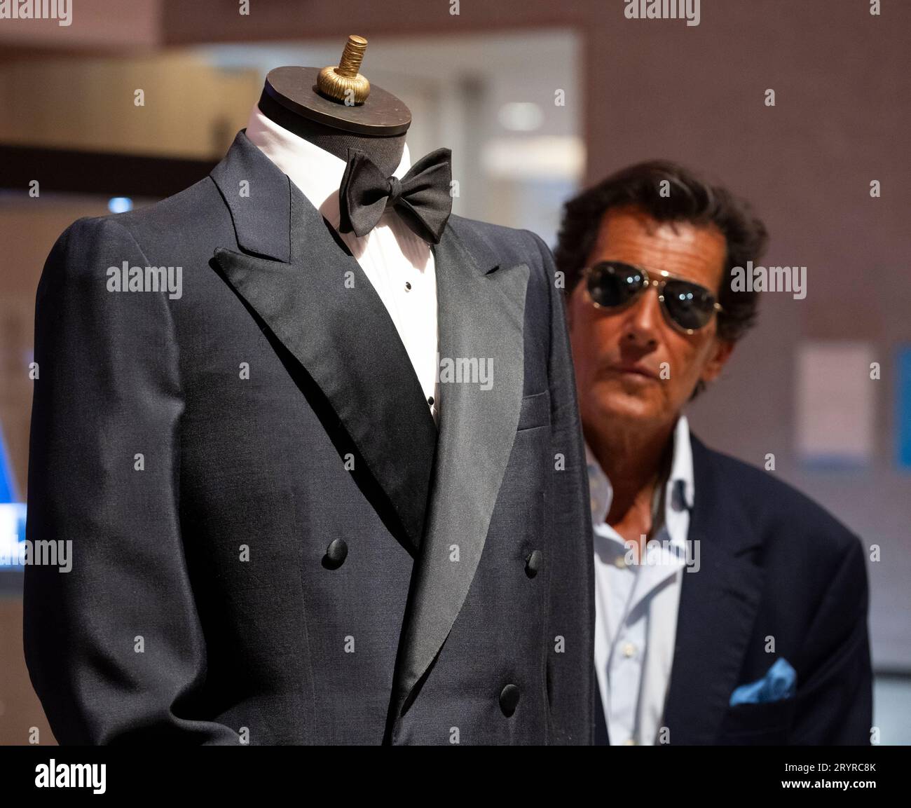 Bonhams, London, Großbritannien. Oktober 2023. Sir Roger Moore (1927 ...