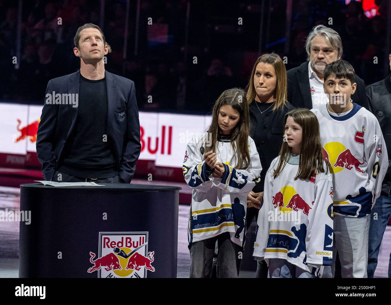 Jersey Rente - Zeremonie zu Ehren von Michi Wolf, dem langjaehrigen ...