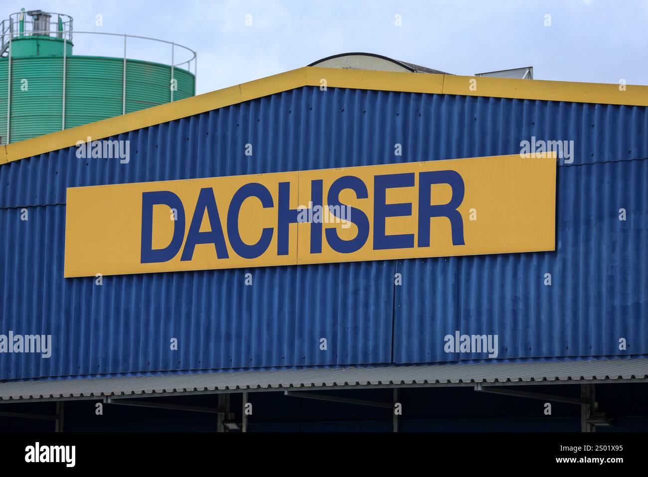 Schriftzug / Logo des Unternehmens DACHSER am 23.12.2024 in München die ...