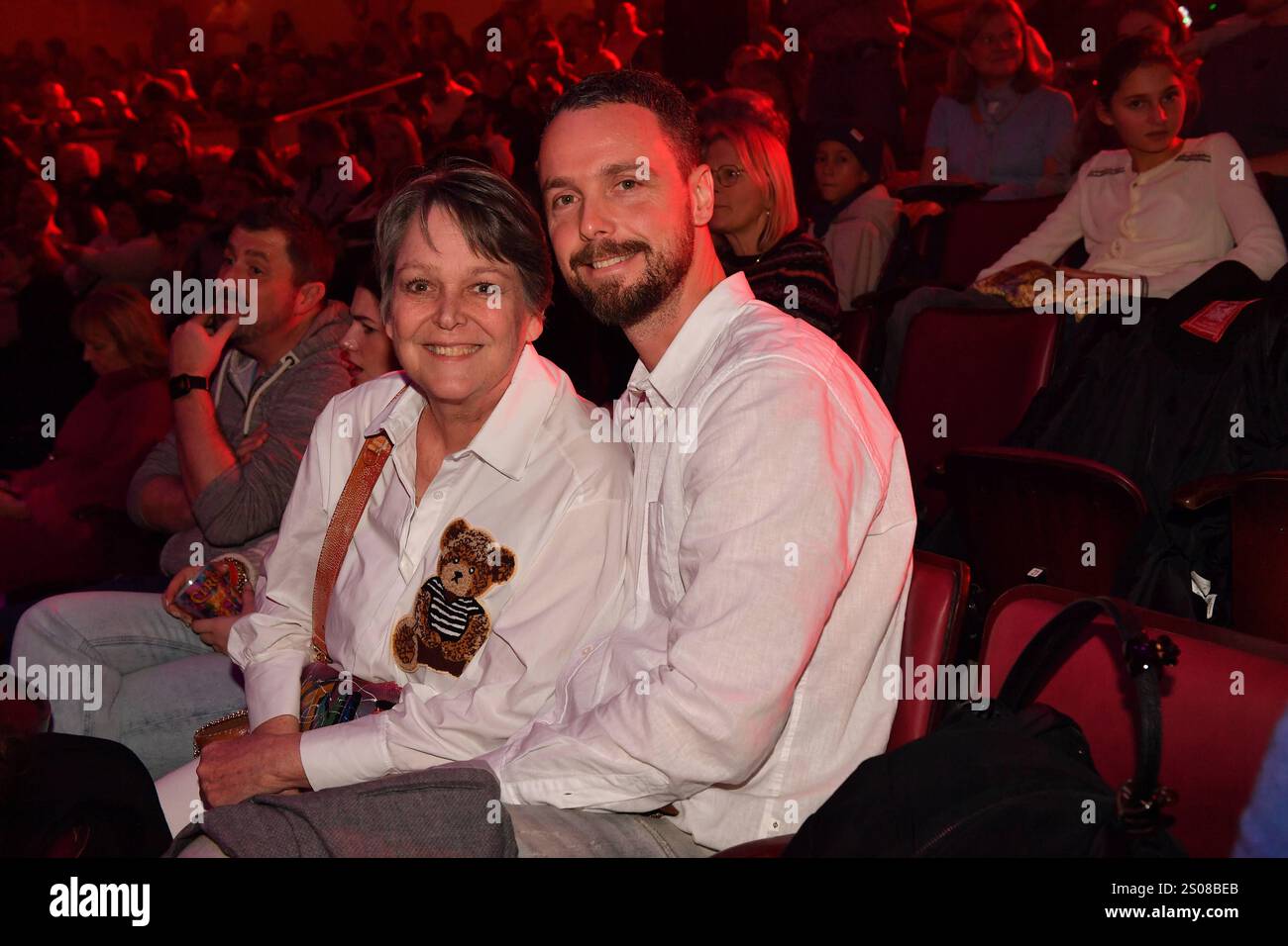 Ramona Leiss mit Sohn Sascha / Circus Krone / 1. Winterprogramm ...