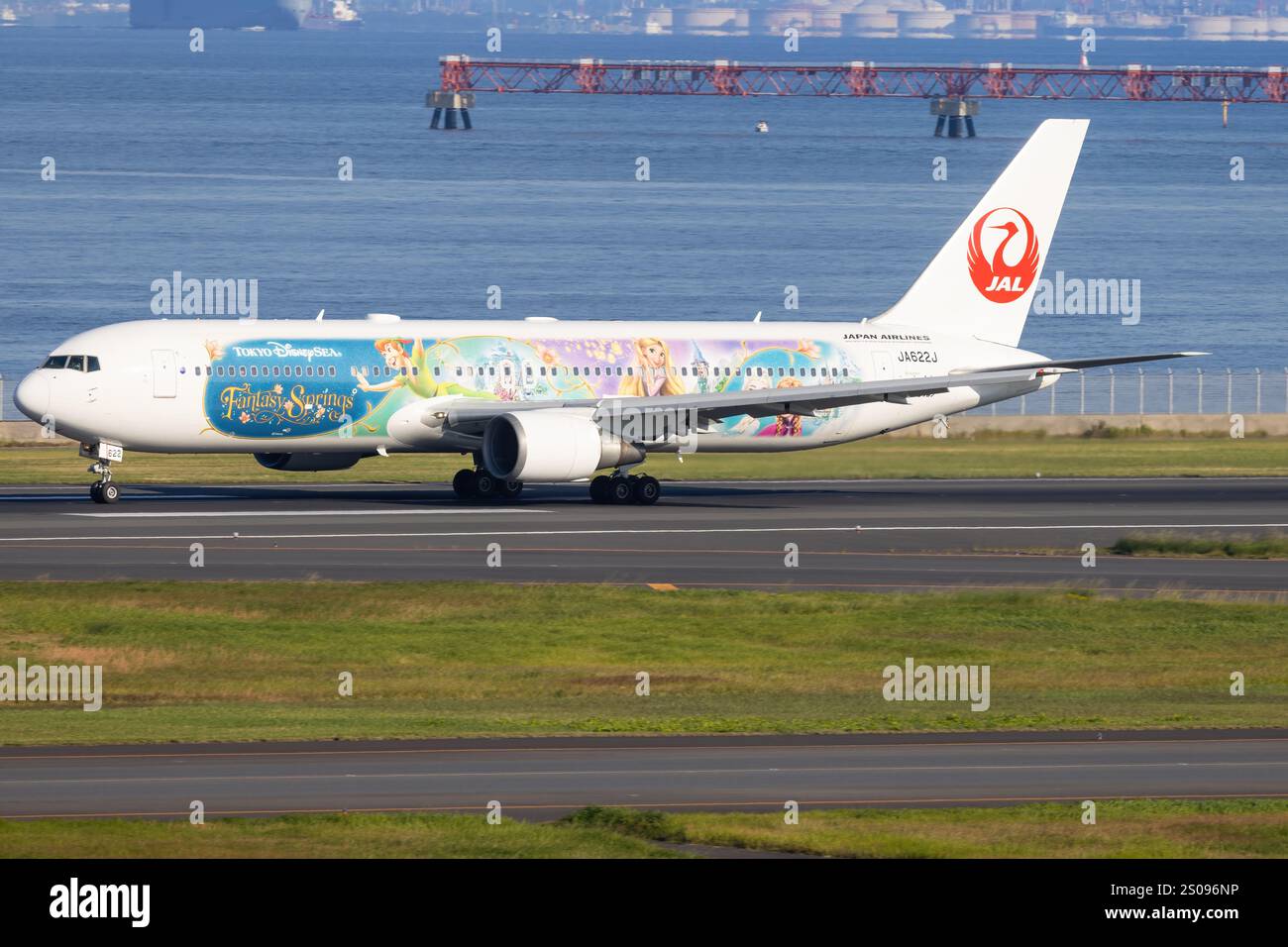 Japan – Tokio, 21. November 2024: JAL Japan Airlines (Tokyo DisneySea ...