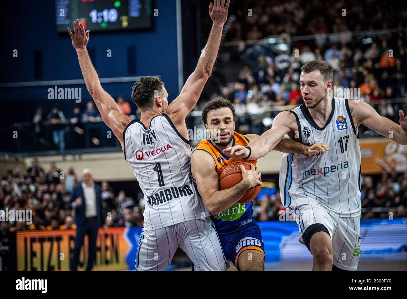 Rostock, Deutschland 26. Dezember 2024: 1.BBL - 2024/2025 - Rostock Seawolves vs. Veolia Towers ...
