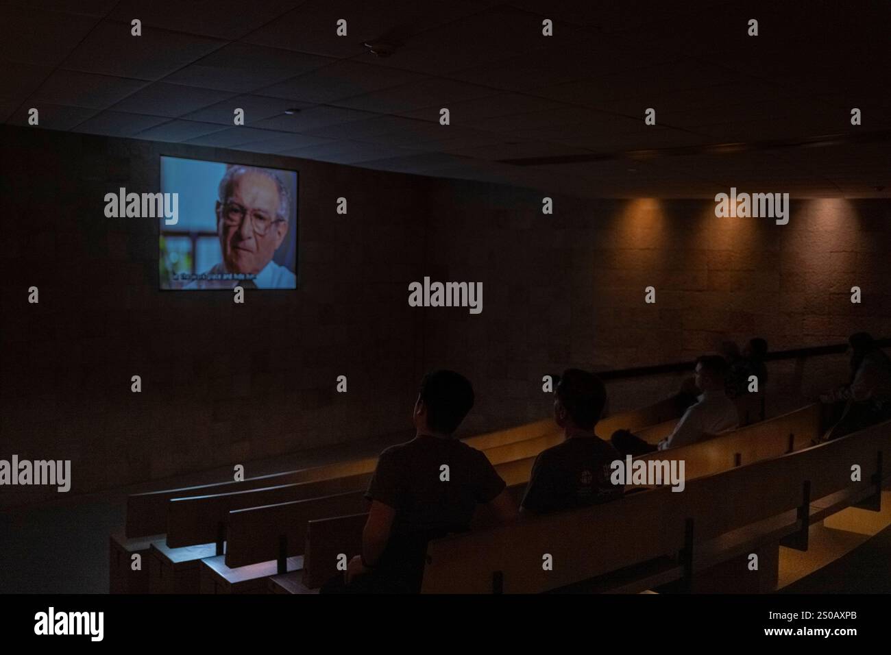 Innenansicht des United States Holocaust Memorial Museum in Washington ...
