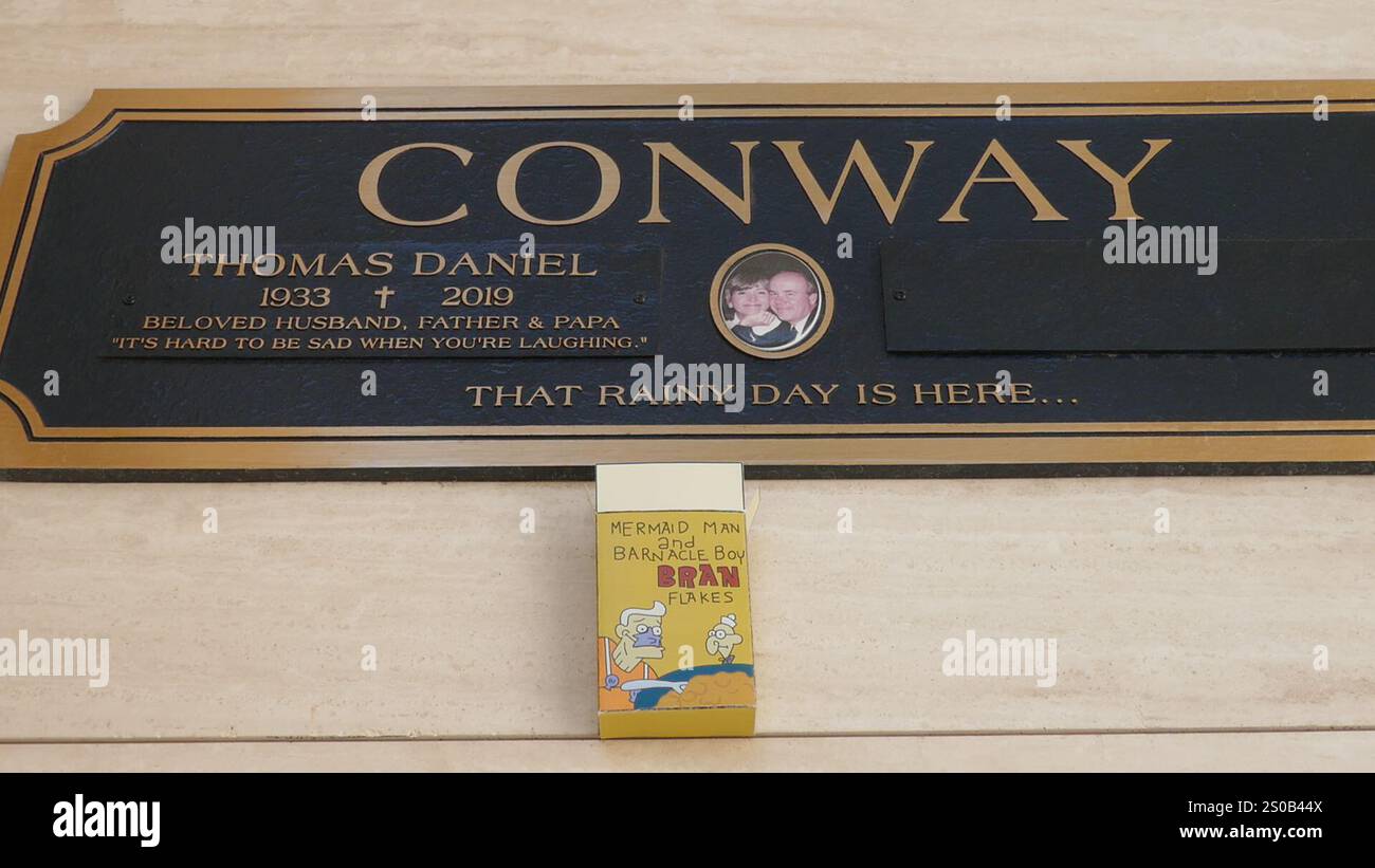 Dezember 2024 Comedian Tim Conway Grave im Sanctuary of Prayer im ...