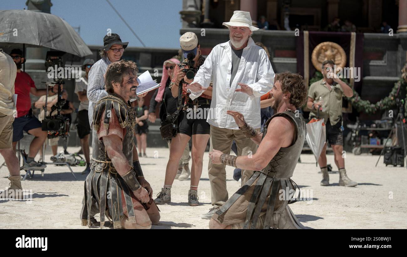 RIDLEY SCOTT, PEDRO PASCAL und PAUL MESCAL in GLADIATOR II (2024) unter ...