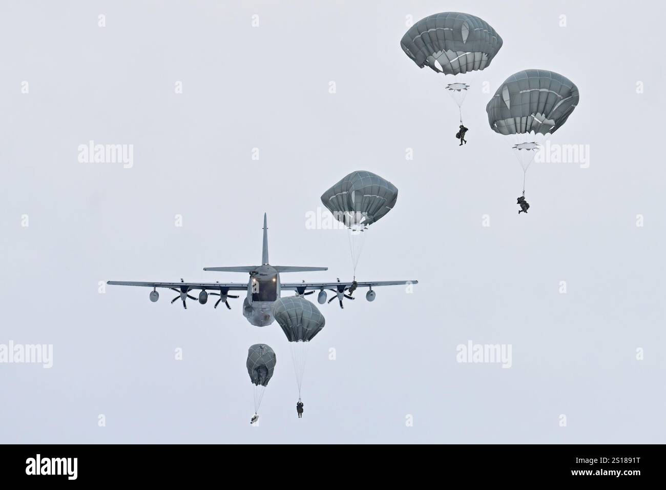 Fallschirmjäger des 2. Infanterie Brigade Combat Teams (Airborne), 11. Airborne Division ...