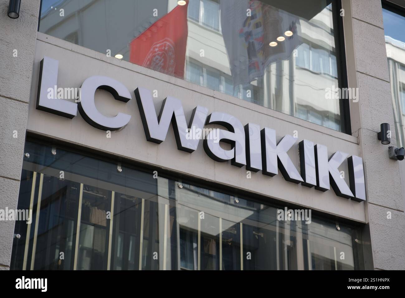 Lcw logo -Fotos und -Bildmaterial in hoher Auflösung – Alamy