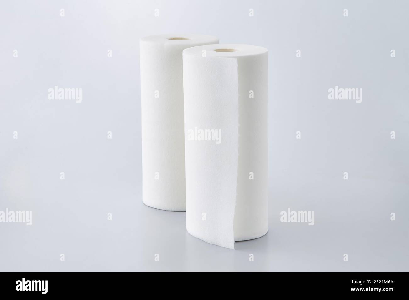 Küchenrolle papier -Fotos und -Bildmaterial in hoher Auflösung – Alamy