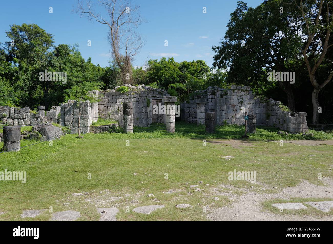 Berühmte antike religiöse Maya-Ruinen von Chichén-Itzá im Herzen der Halbinsel Yucatan mit der ...
