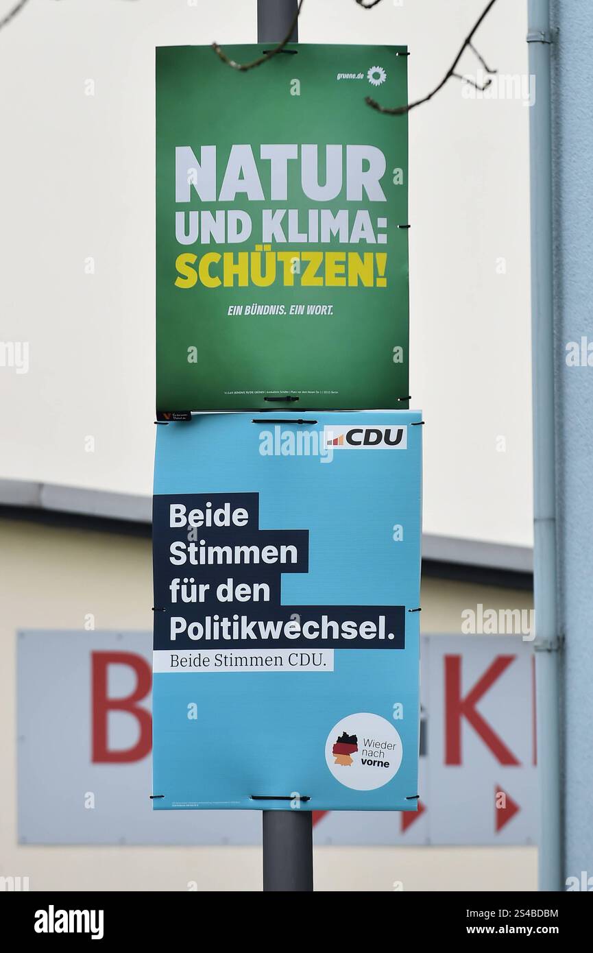 Wahlplakate - Bundestagswahl 2025 am 11.01.2025 in Bochum Wahlplakate der Parteien die Grünen ...