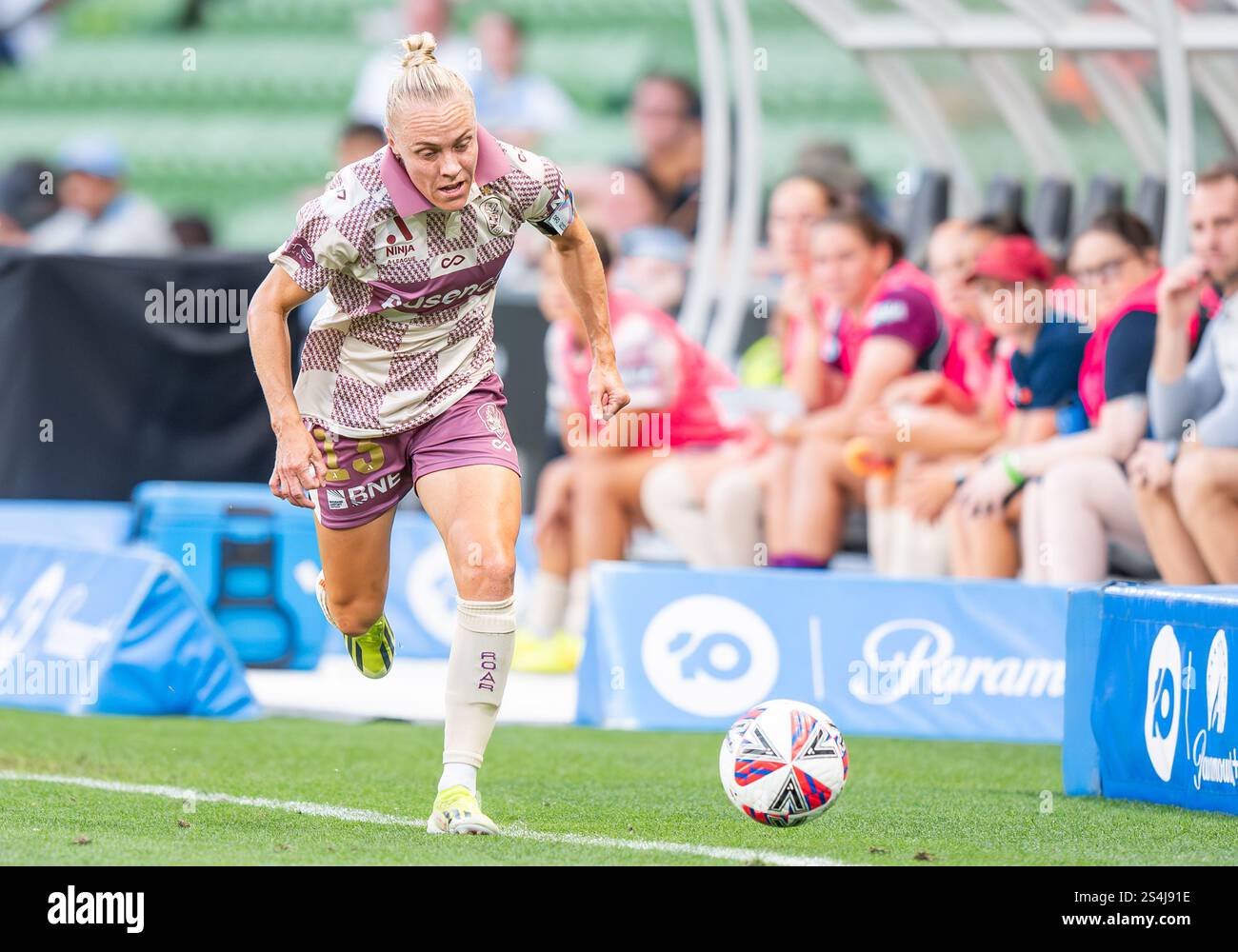Roar women -Fotos und -Bildmaterial in hoher Auflösung – Alamy
