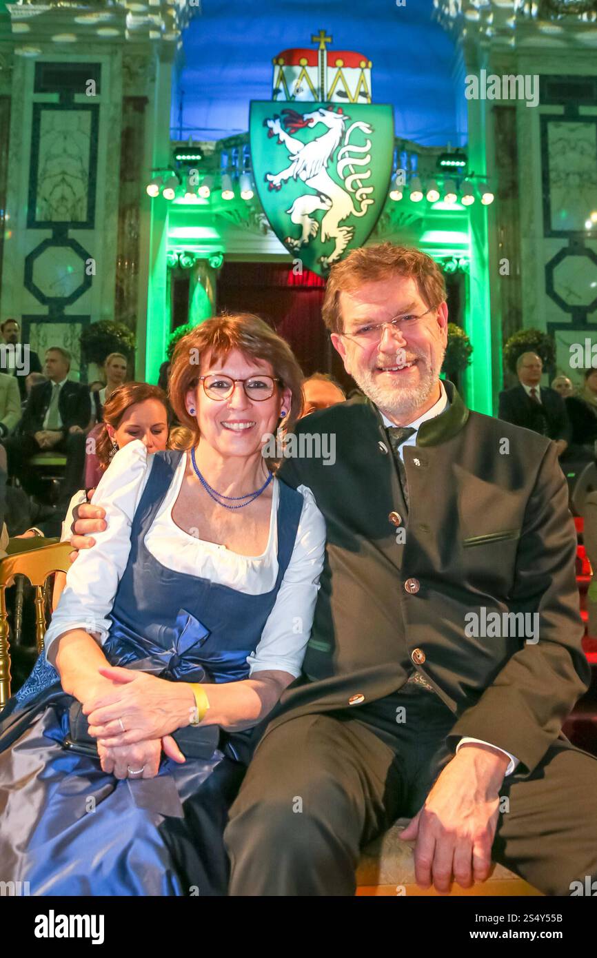 10.01.2025, Wiener Hofburg, STEIRERBALL 2025, Wiener Hofburg Tanzball d. Steirer in Wien im Bild ...