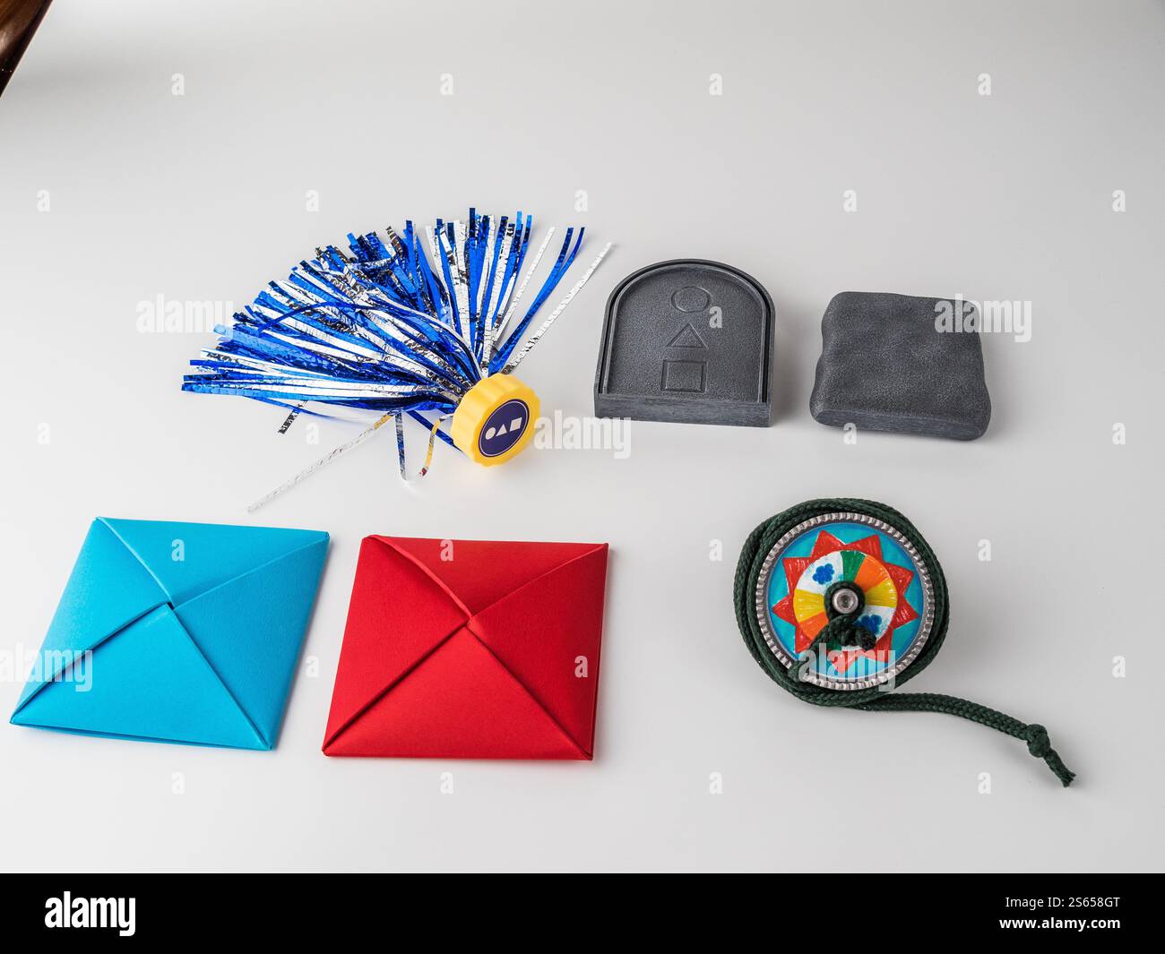 Seoul, Südkorea - 15. Januar. 2025: Gonggi Craze, Biseok-chigi, Ddakji ...