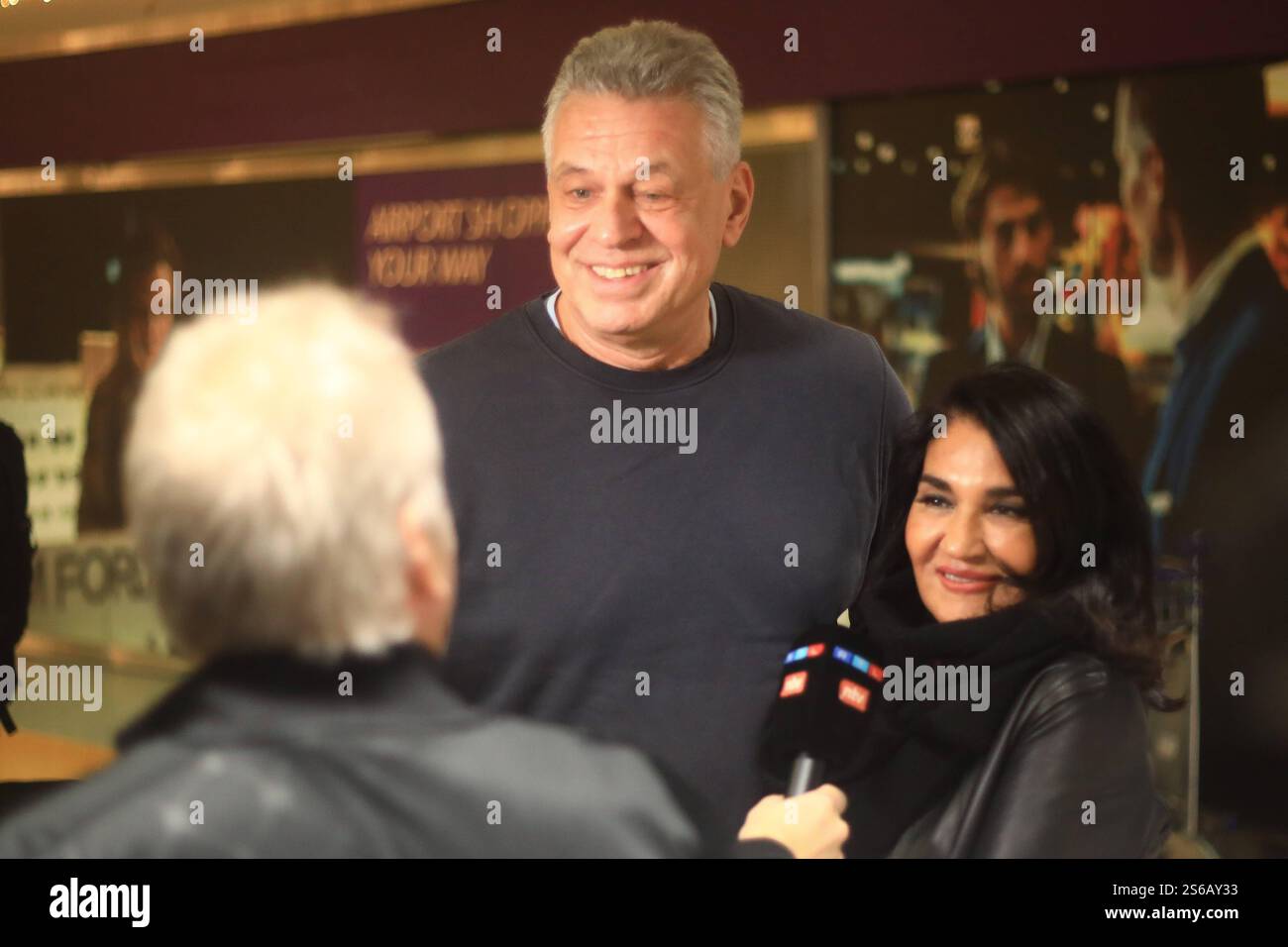 Abflug ins RTL - Dschungelcamp 2025 Frankfurt/Main, 15.1.2025 Jürgen Hingsen mit Ehefrau ...