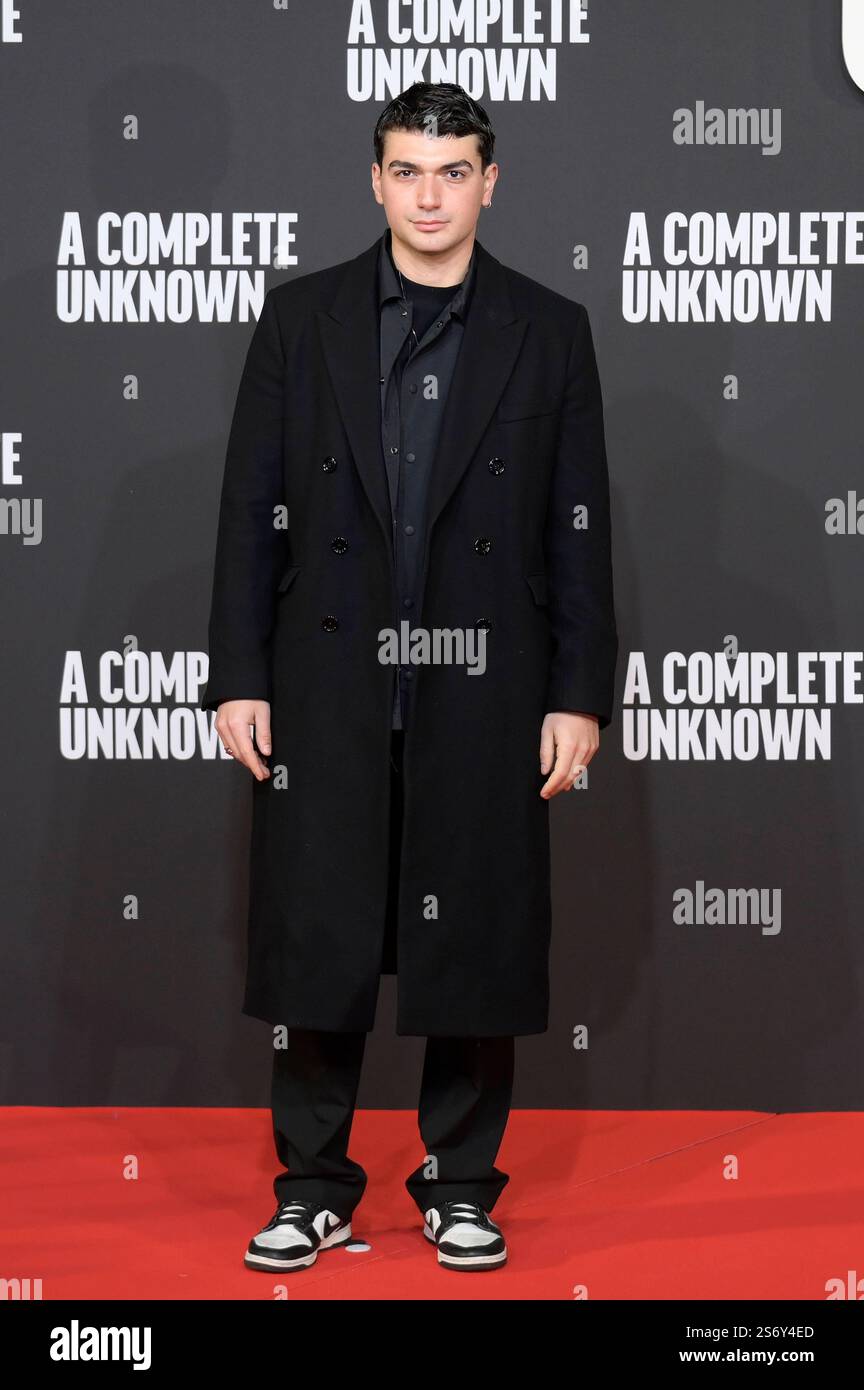 Giacomo Giorgio bei der Premiere des Kinofilms A Complete Unknown im ...