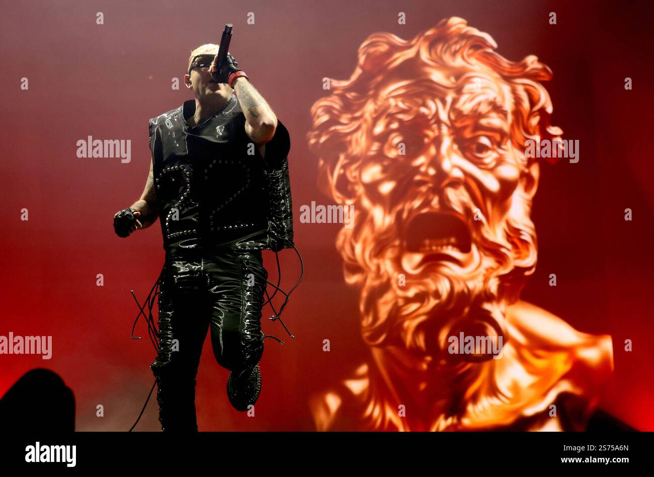 Italienischer Sänger Musikkonzert - Lazza - Locura Tour 2025 der ...