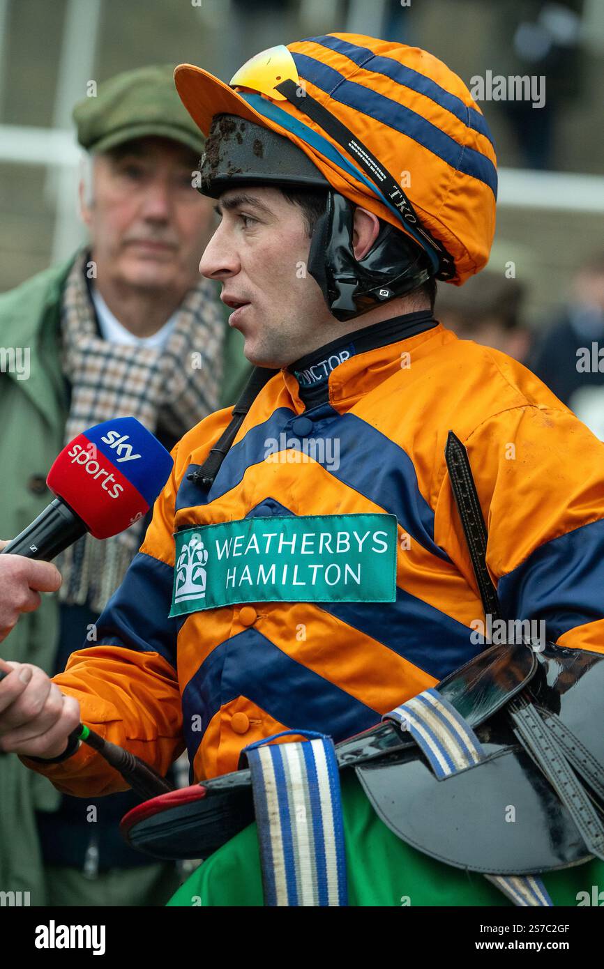 Ascot, Berkshire, Großbritannien. Januar 2025. Jockey Gaving Sheehan ...