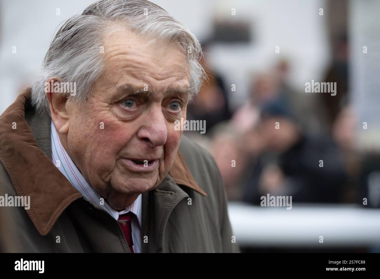 BILDER ABLEGEN. Februar 2025. Rennpferdbesitzer John Hales (im Bild ...