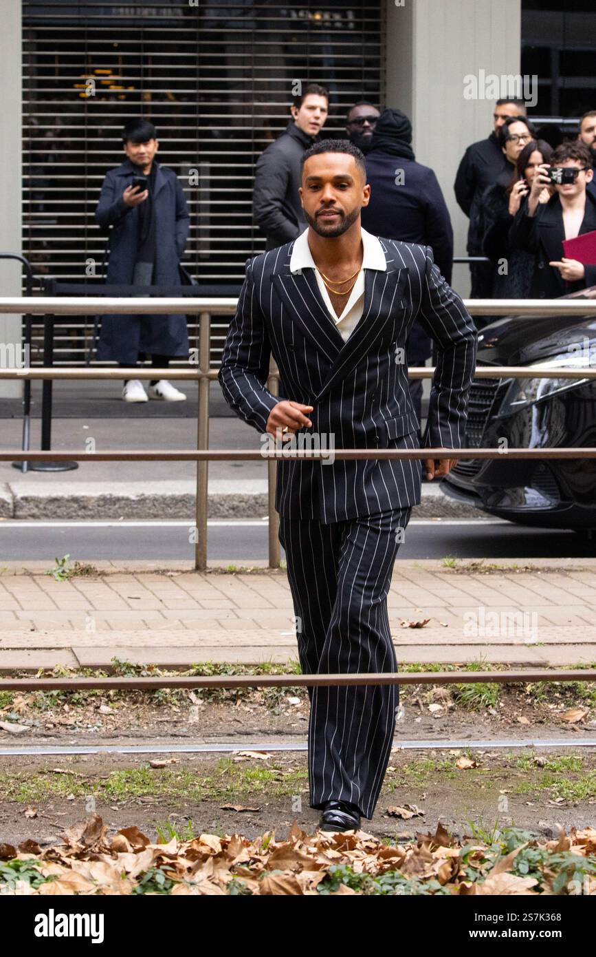 Lucien Laviscount springt über den Zaun vor der Dolce & Gabbana ...