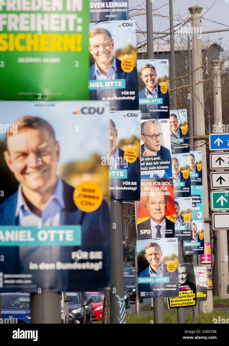 Wahlplakate zur Bundestagswahl 2025 Wahlplakate zur Bundestagswahl 2025 mit den Fotos der ...