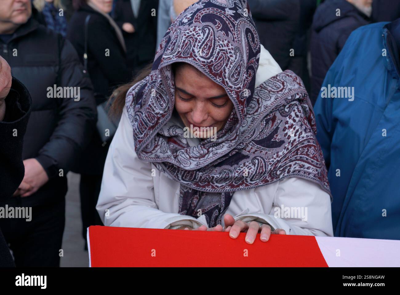 Uskudar, Istanbul, Türkei. Januar 2025. Verwandte nehmen am 23. Januar ...
