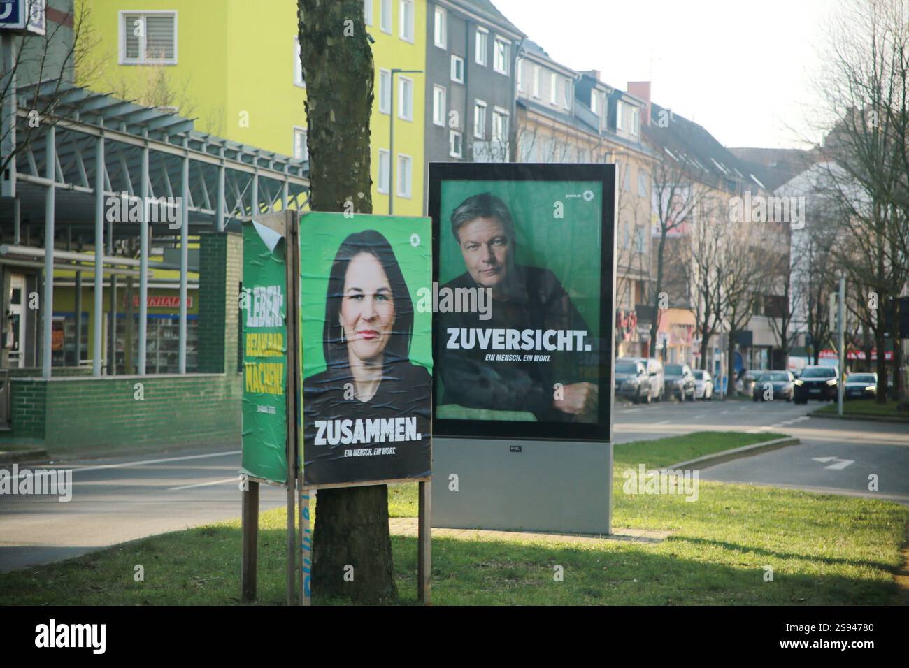 2101,2025 Dortmund, die Parteien haben ihre Plakataktionen für die vorgezogene Bundestagswahl am ...