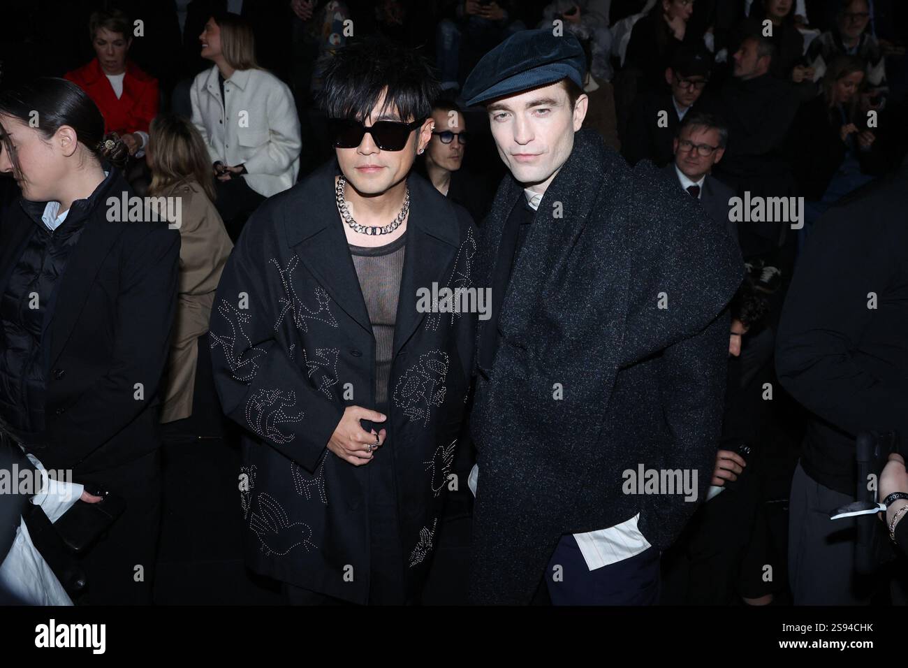Jay Chou und Robert Pattinson besuchten die Dior Herrenmode Herbst ...