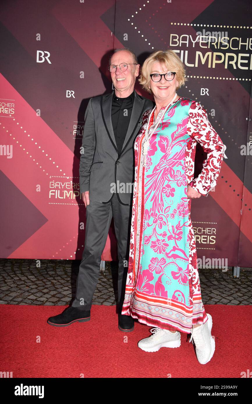 Saskia Vester mit Ehemann Robert Floerke / Verleihung des Bayerischen ...