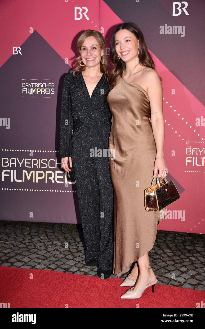 Isabell Stern und Lena Meckel / Verleihung des Bayerischen Filmpreises ...