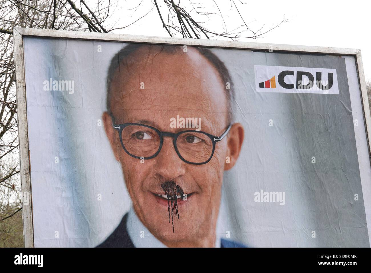 Ein Wahlplakat zur Bundestagswahl von der CDU mit Kanzlerkandidat ...