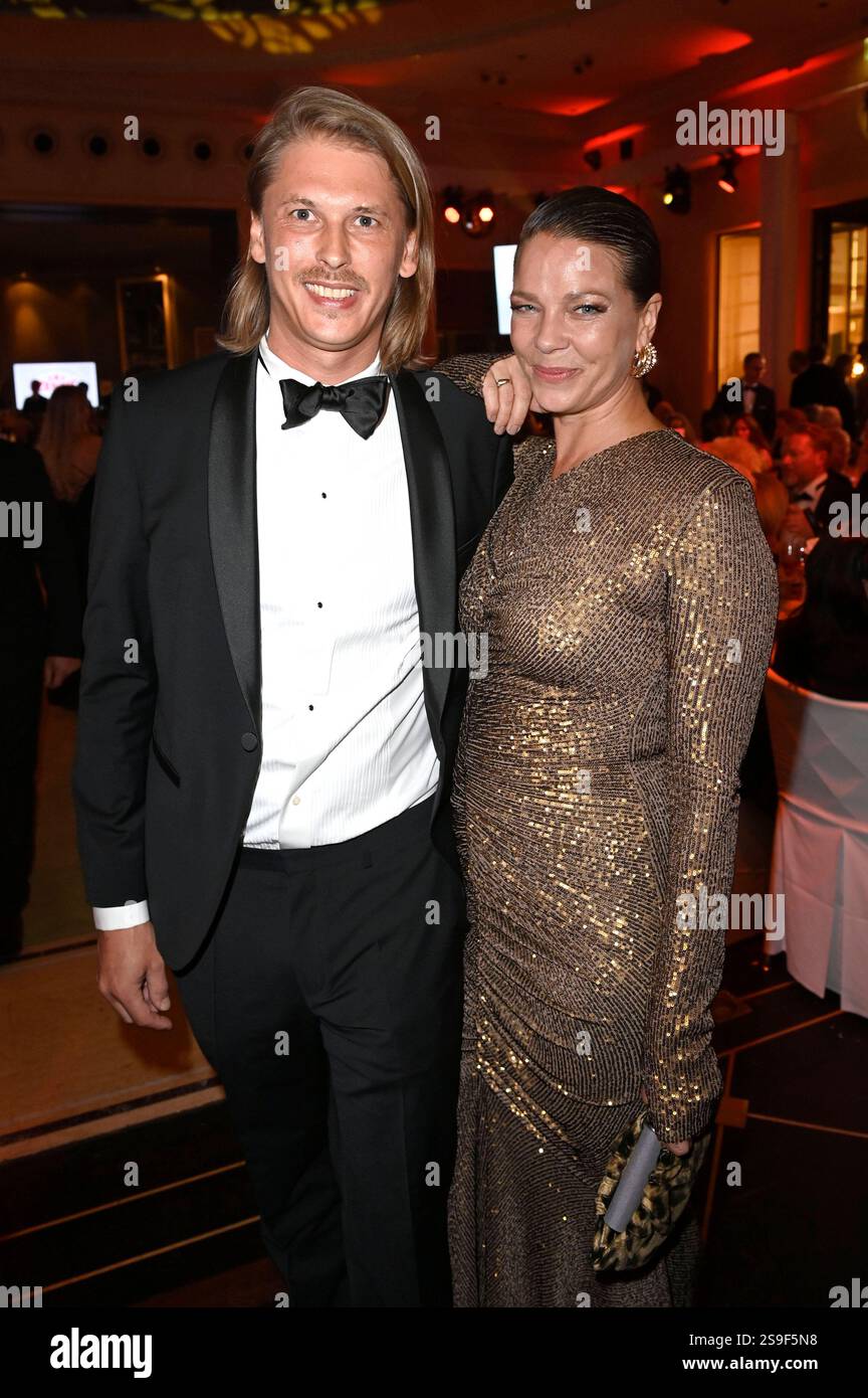 Jessica Schwarz mit Ehemann Louis-Freytag Beckmann beim 49. Deutsche ...