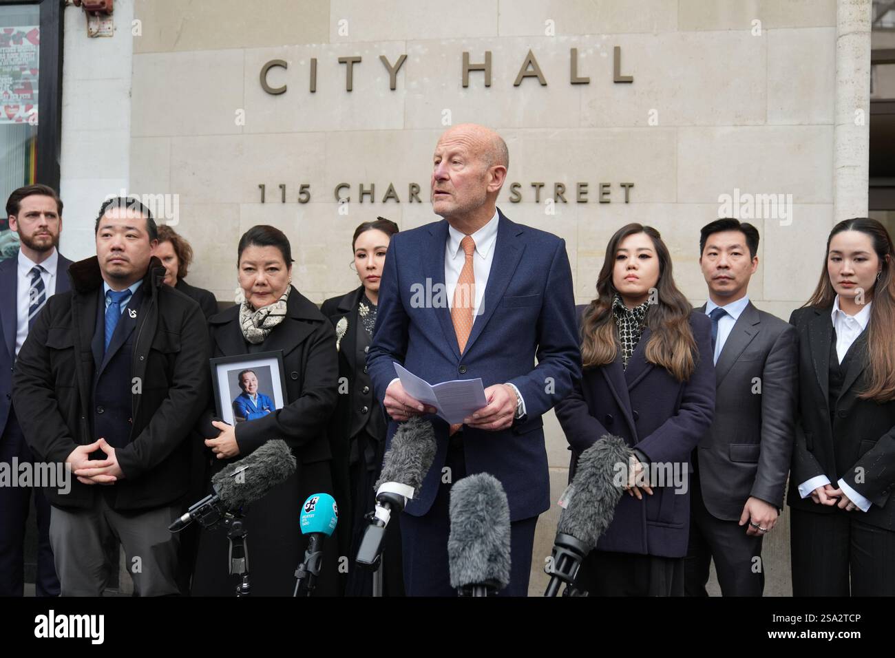 Philip Shepherd KC spricht vor der Familie von Vichai Srivaddhanaprabha, Aiyawatt 'Top ...