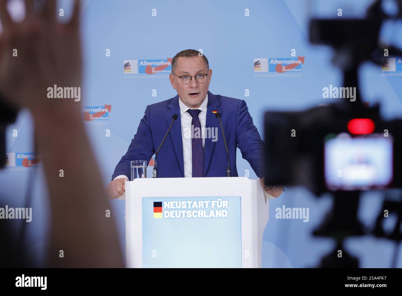 Deutschland, Berlin, Reichstag, Pressekonferenz: Tino Chrupalla ...