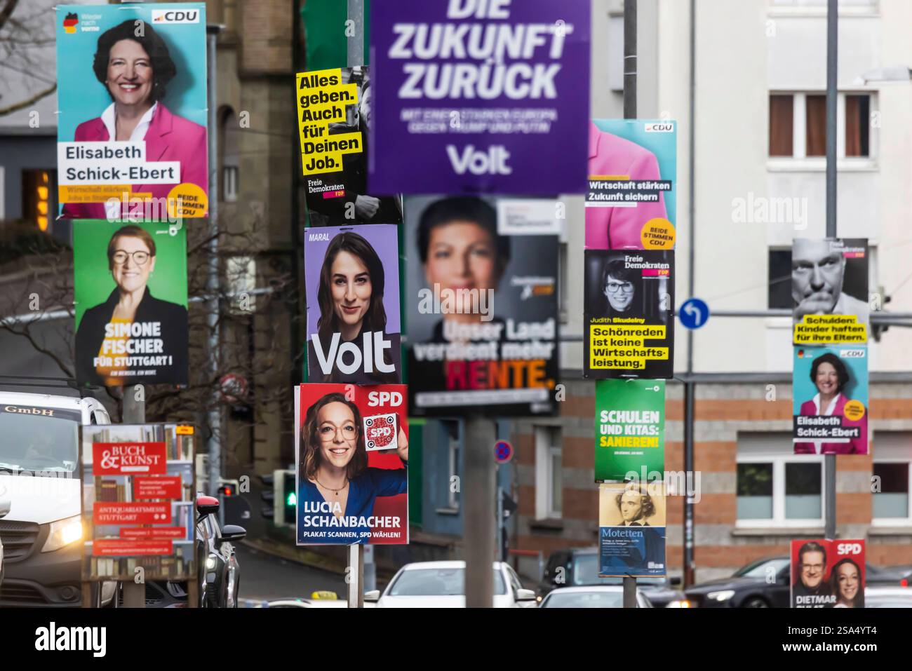 Wahlplakate zur Bundestagswahl 2025. BTW25. Zur Wahl sind bundesweit 41 Parteien zugelassen ...