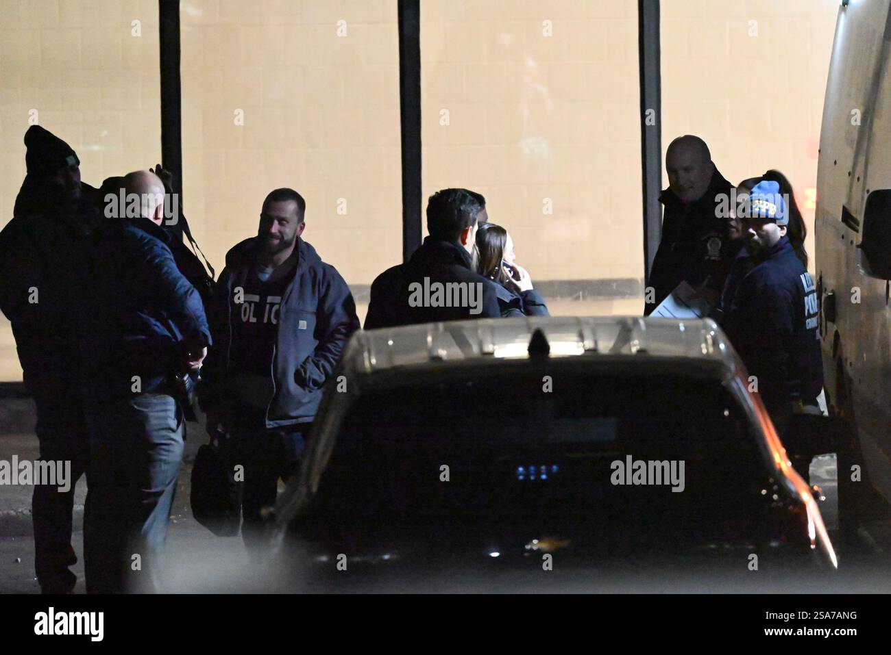 Hirsch. Januar 2025. (Neu) Ermittler der nypd-Tatorteinheit am Tatort ...