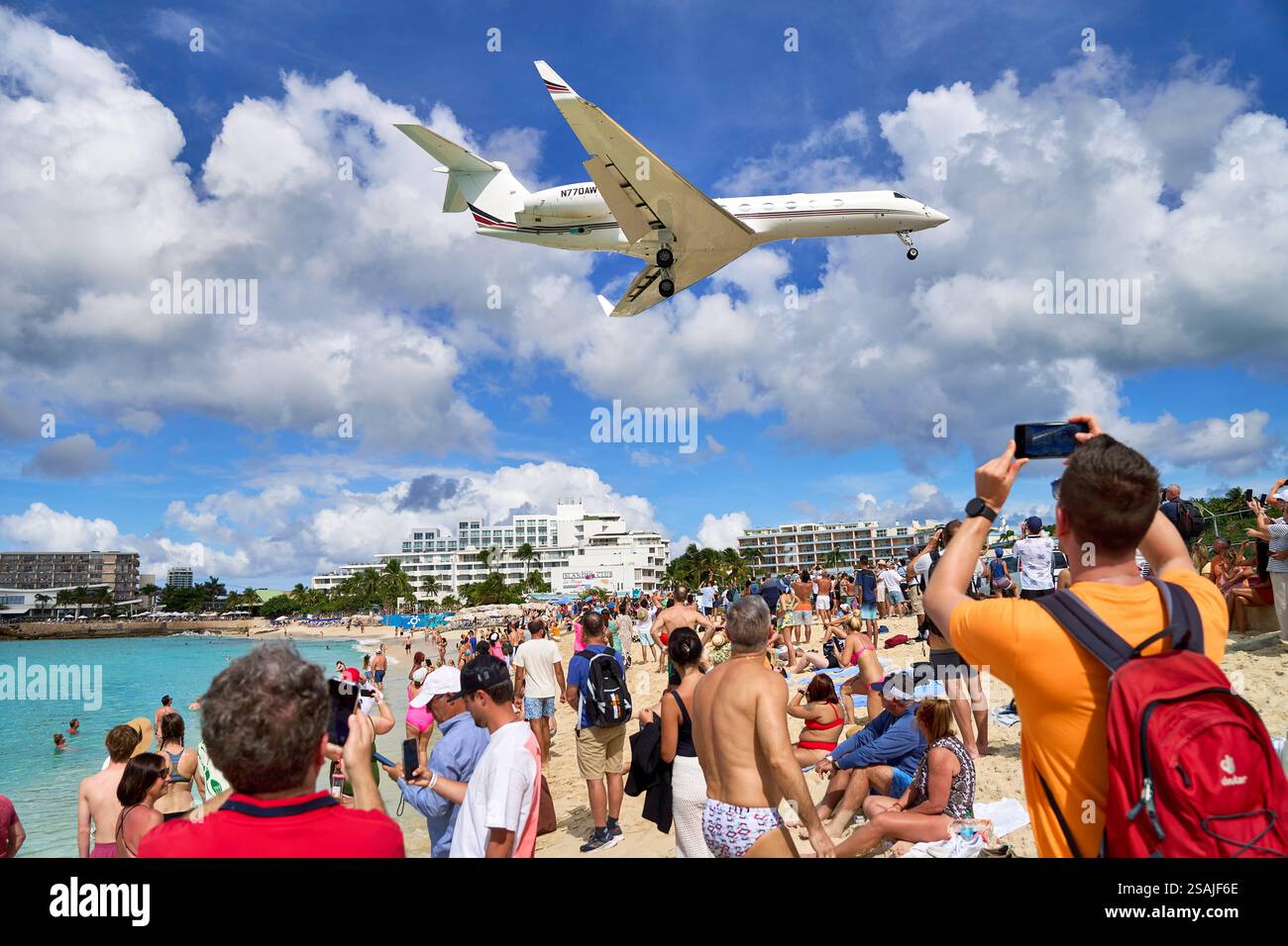 Sint Maarten, Karibik - 3. Januar 2025: Ein Gulfstream G650 nähert sich ...