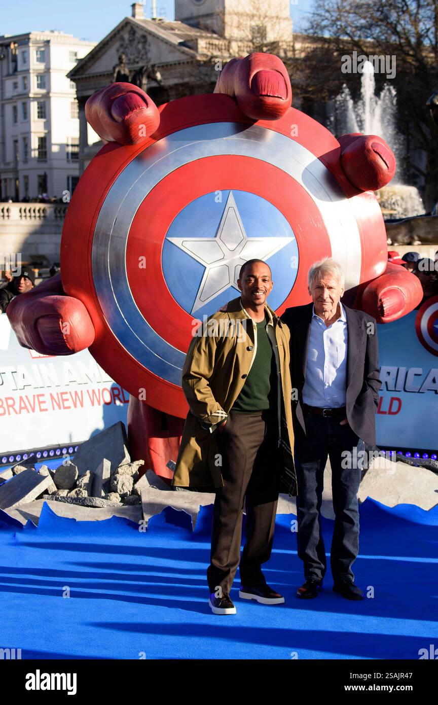 Anthony Mackie und Harrison Ford beim Photocall zum Kinofilm Captain ...