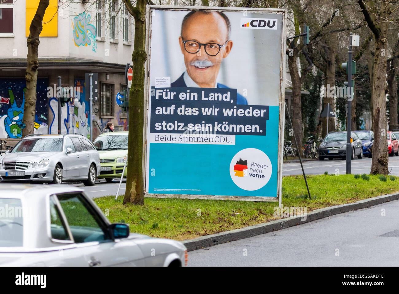 Wahlplakate zur Bundestagswahl 2025 in Bonn - 29.01.2025 Beschmiertes ...