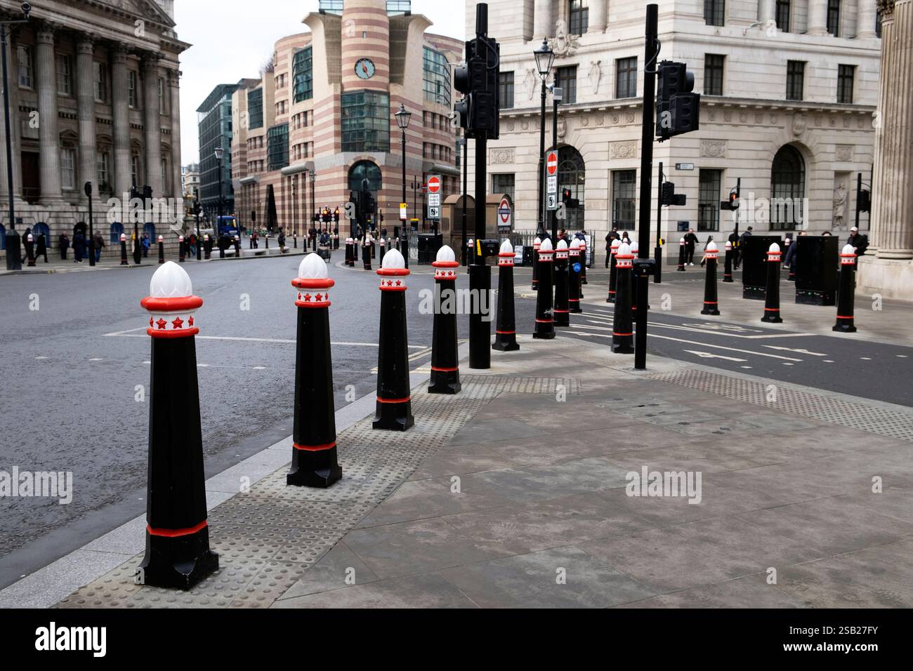 Die Schiffspollerreihe der Stadt London auf der Cornhill und ...