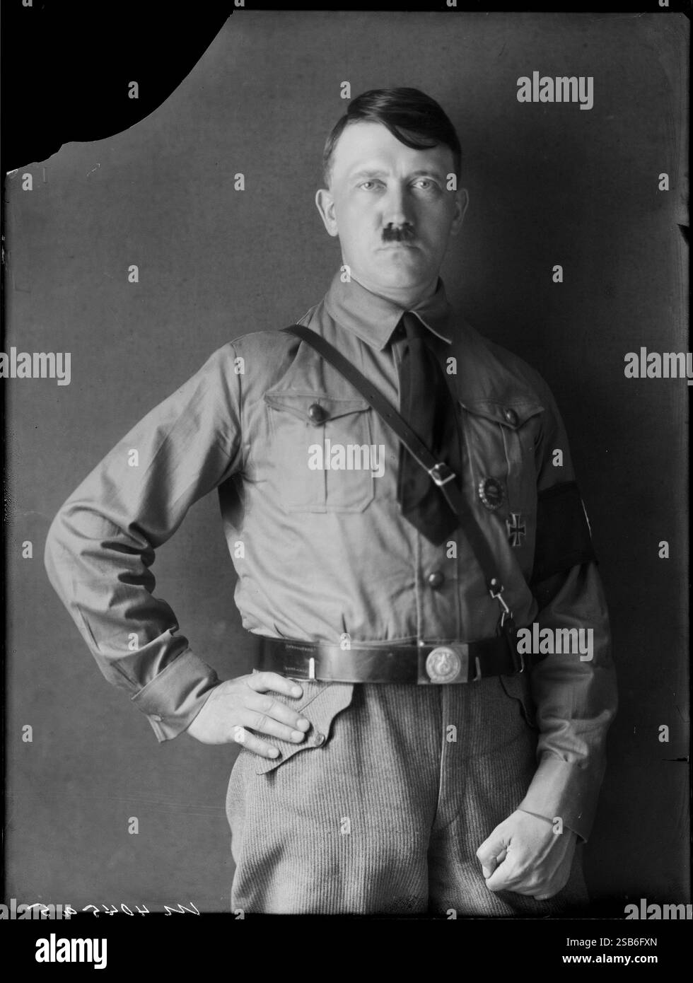 Adolf hitler uniform Schwarzweiß-Stockfotos und -bilder - Seite 3 - Alamy