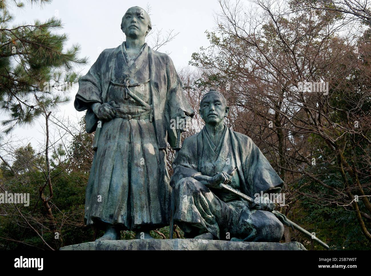 Bronzestatue im Maruyama Park des Samurai Sakamoto Ryoma und Nakaoka Shintaro Gegner des ...
