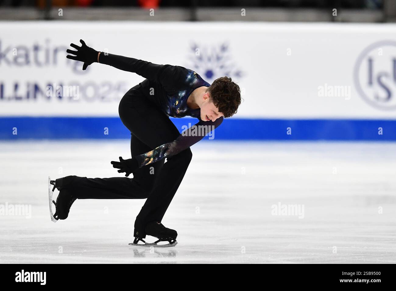 Tallinn. Februar 2025. Lukas Britschgi aus der Schweiz tritt am 1 ...