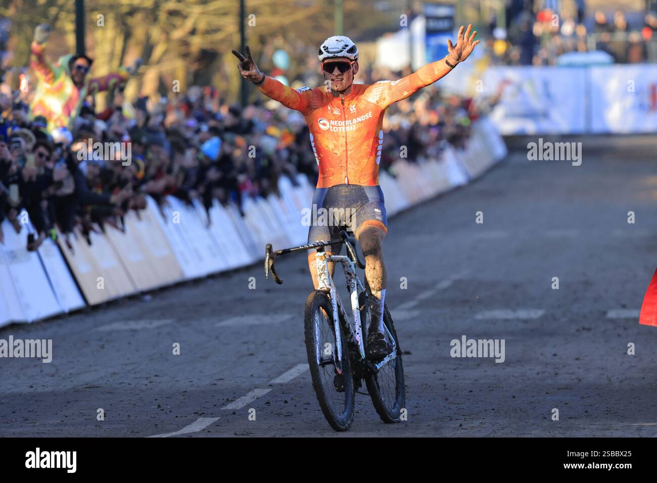 Weltmeisterschaft Cyclo-Cross 2025 - Lievin, Frankreich - Elite Männer ...
